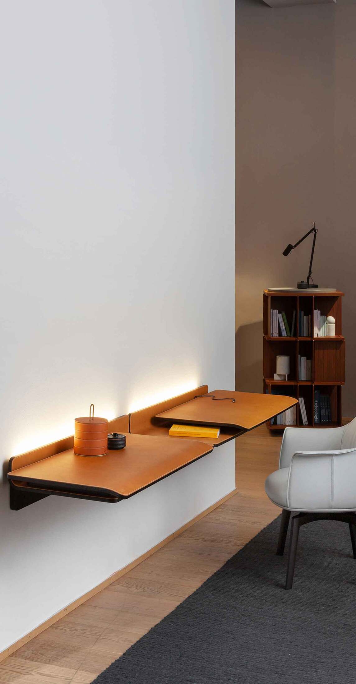 Iren | Wall desk - Kensaku Oshiro