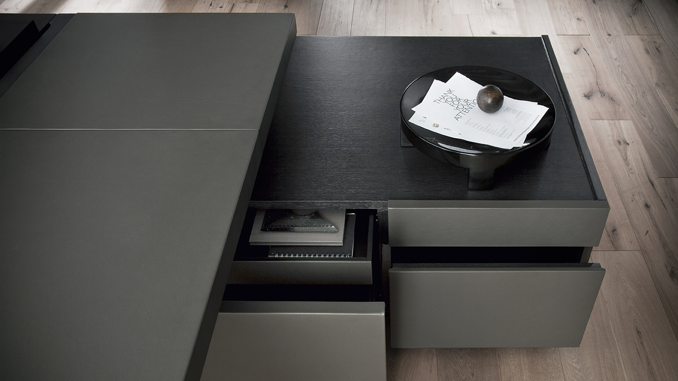 Jobs | Desk - Rodolfo Dordoni