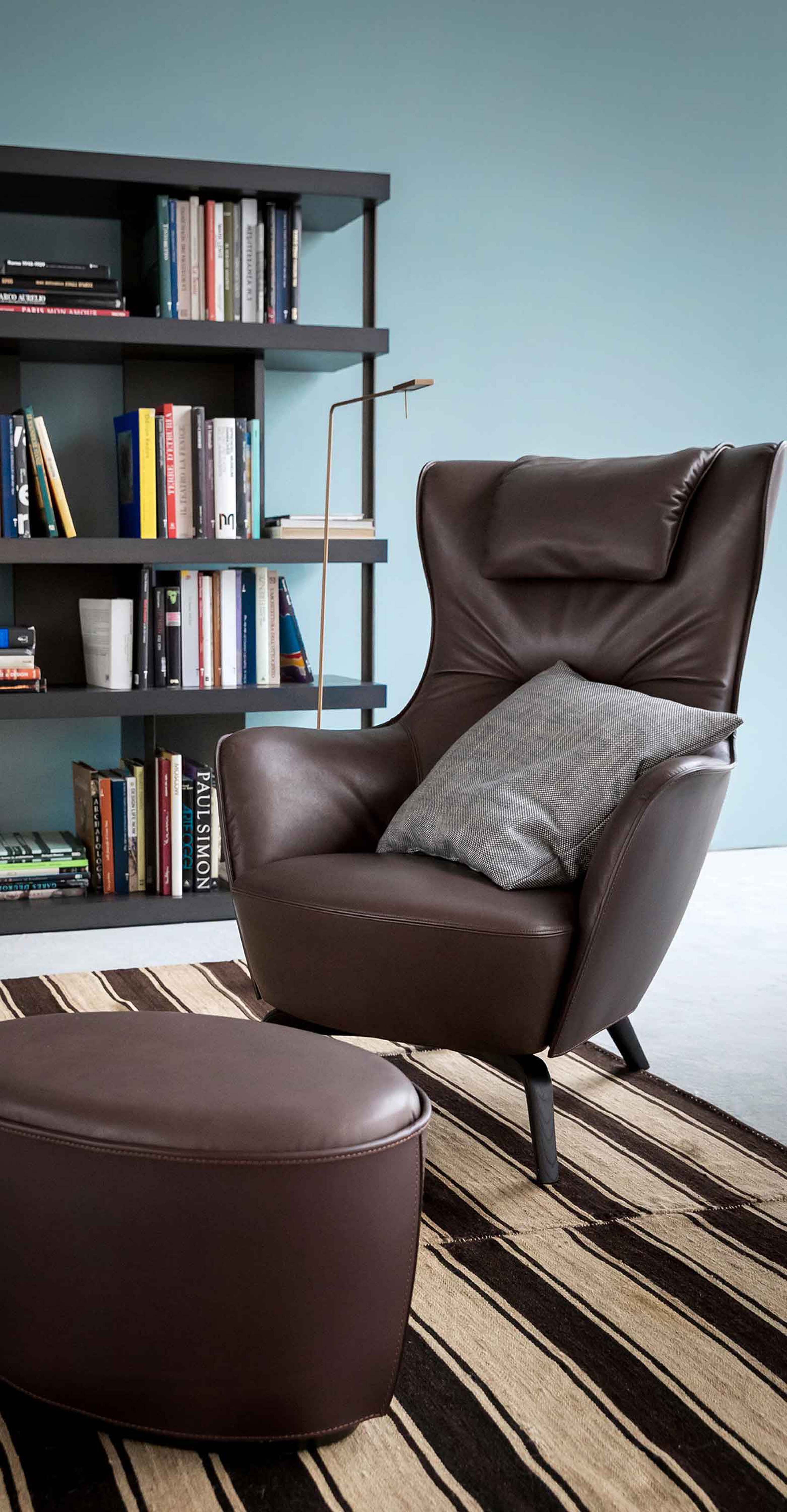 Mamy Blue | Ottoman - Roberto Lazzeroni