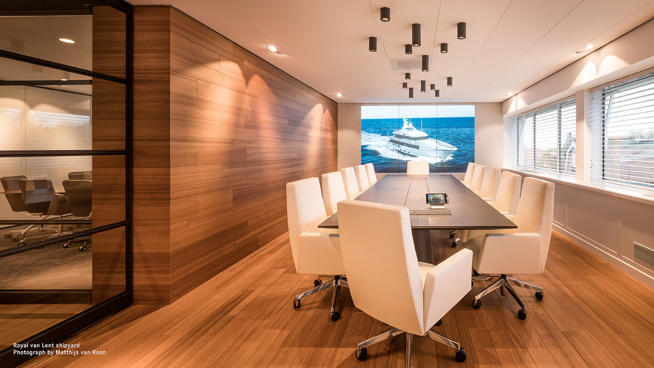 Mesa Due | Rectangular meeting table