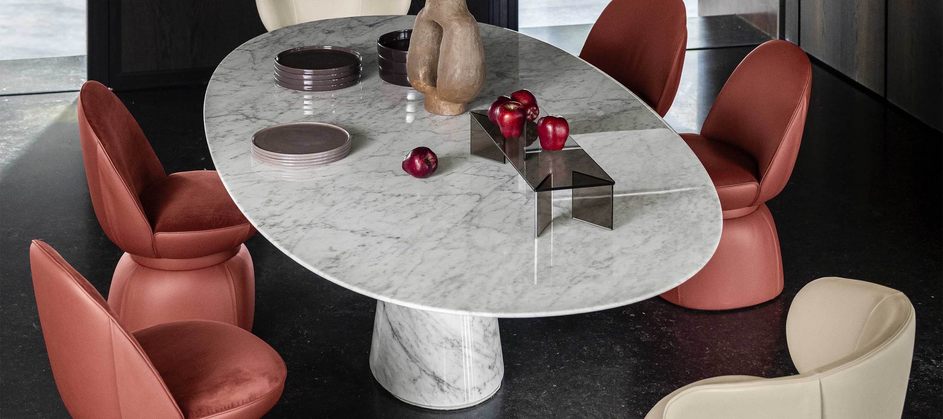 Mesa Ellipse Marble Table by Lella & Massimo Vignelli