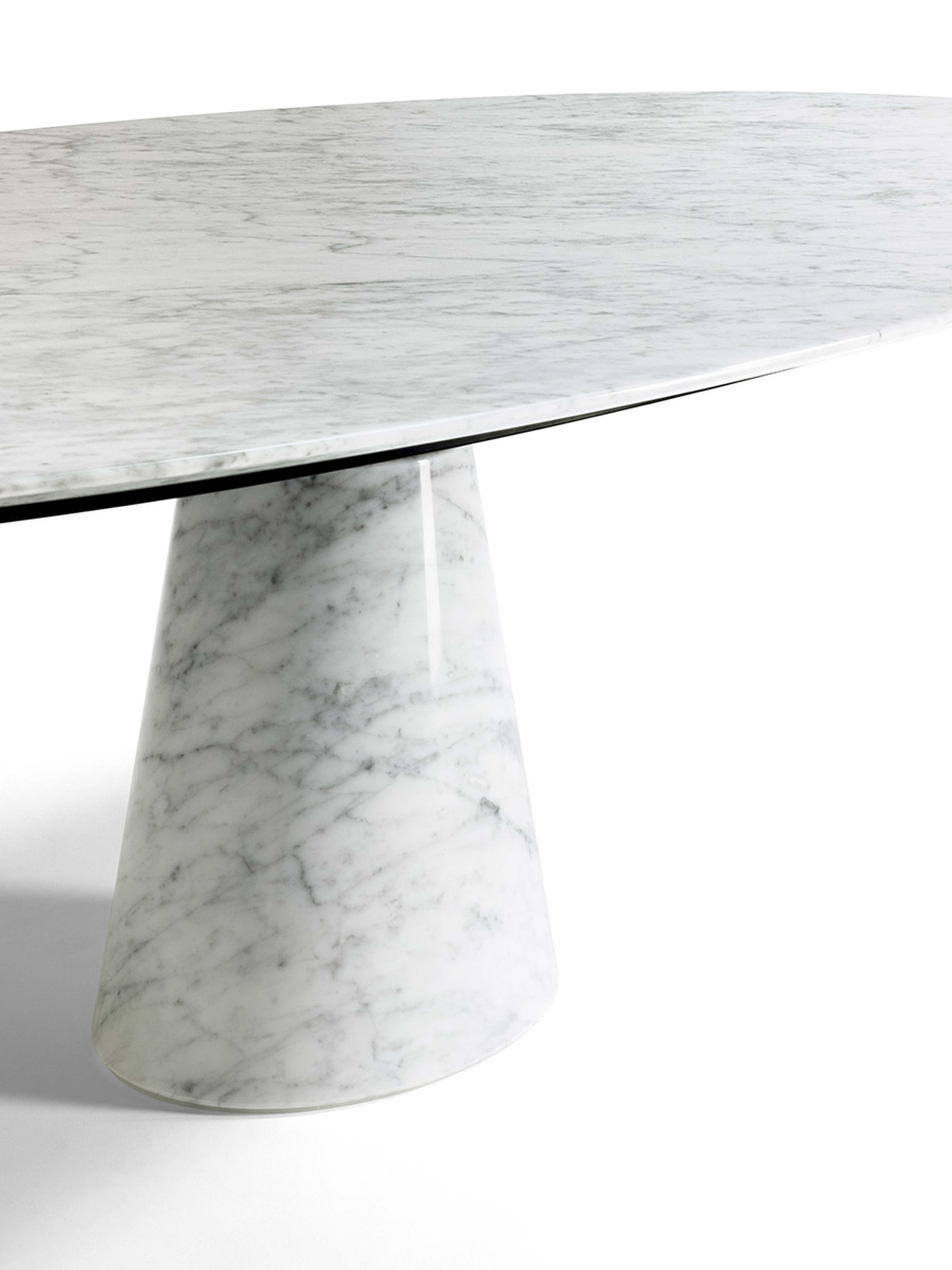 Mesa Ellipse Marble Table by Lella & Massimo Vignelli