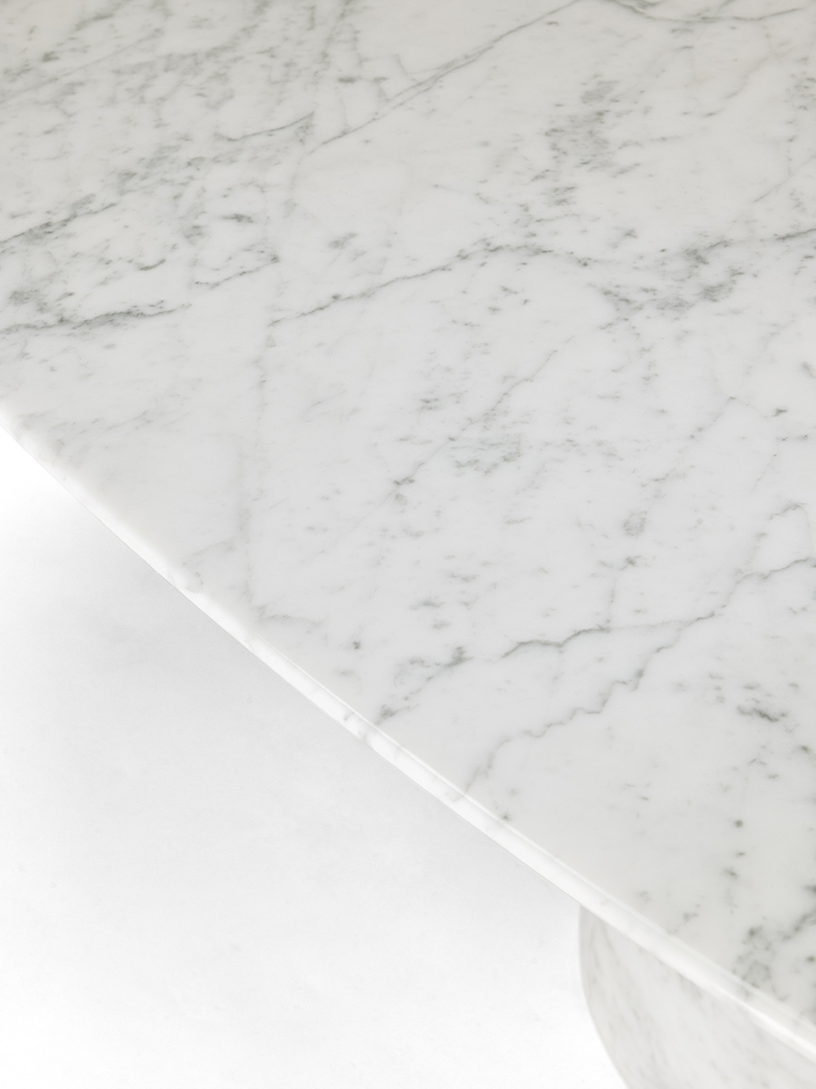 Mesa Ellipse Marble Table by Lella & Massimo Vignelli