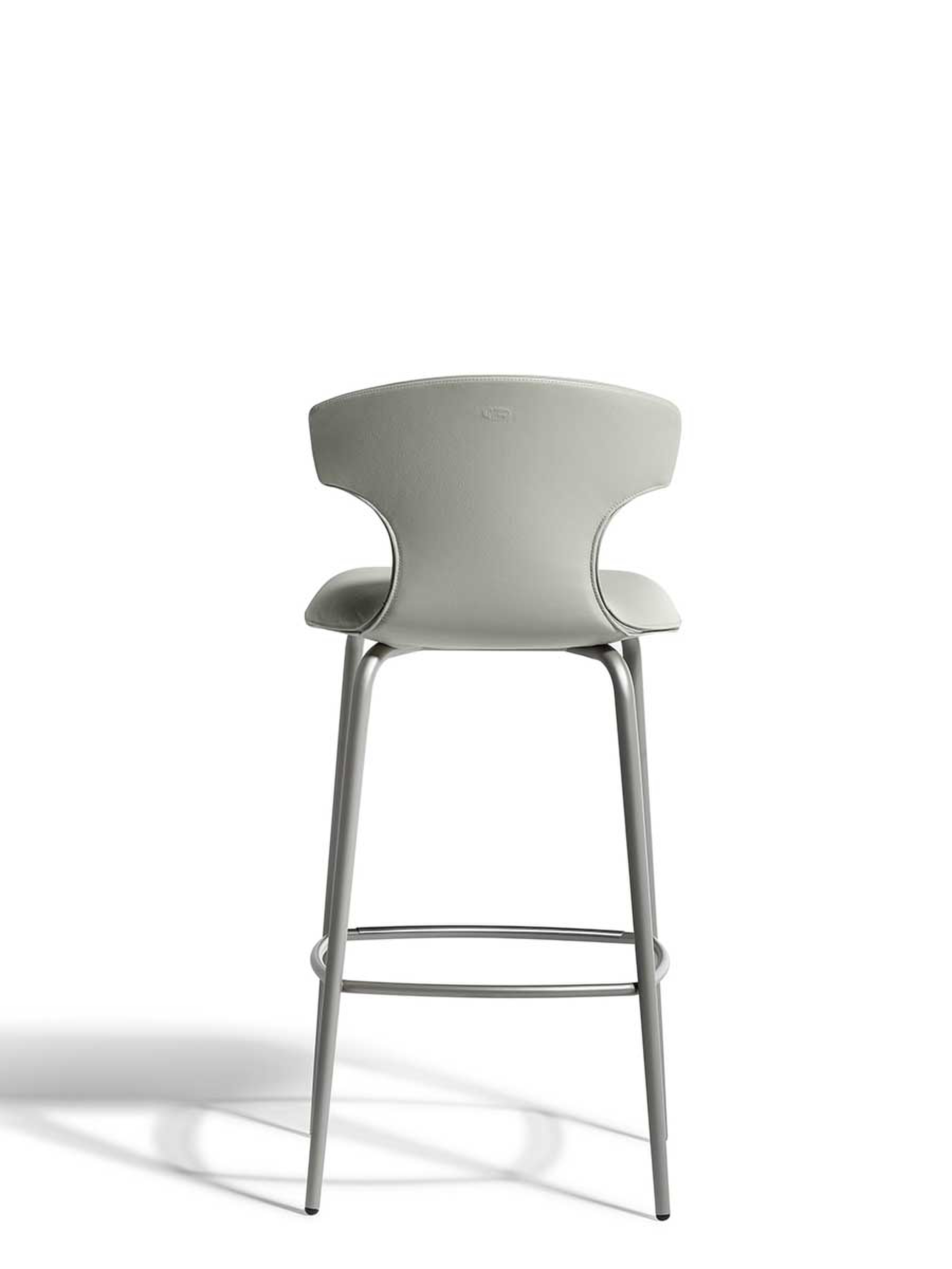 Montera Mas | Stool with metal base - Roberto Lazzeroni