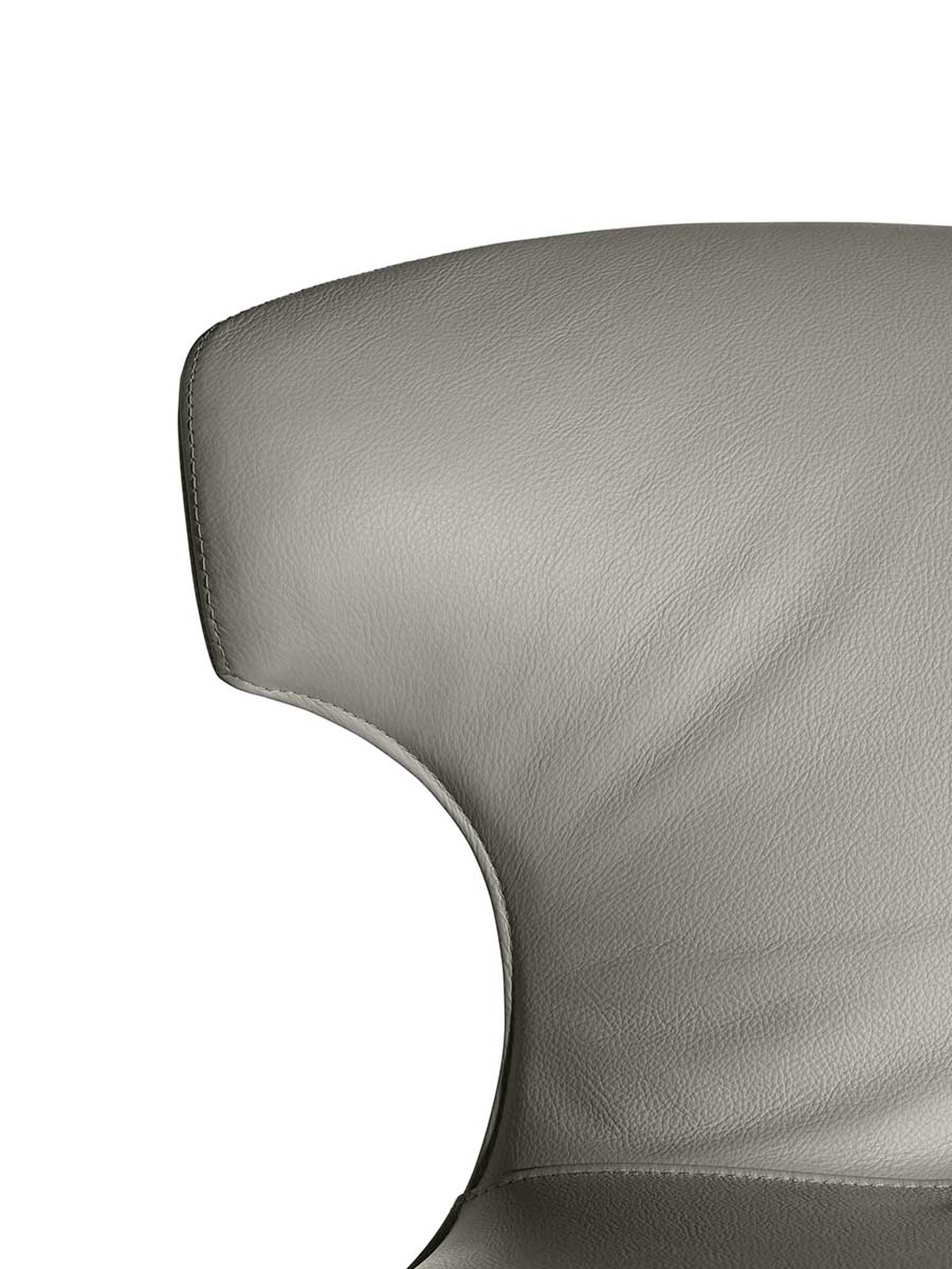 Montera Mas | Stool with metal base - Roberto Lazzeroni