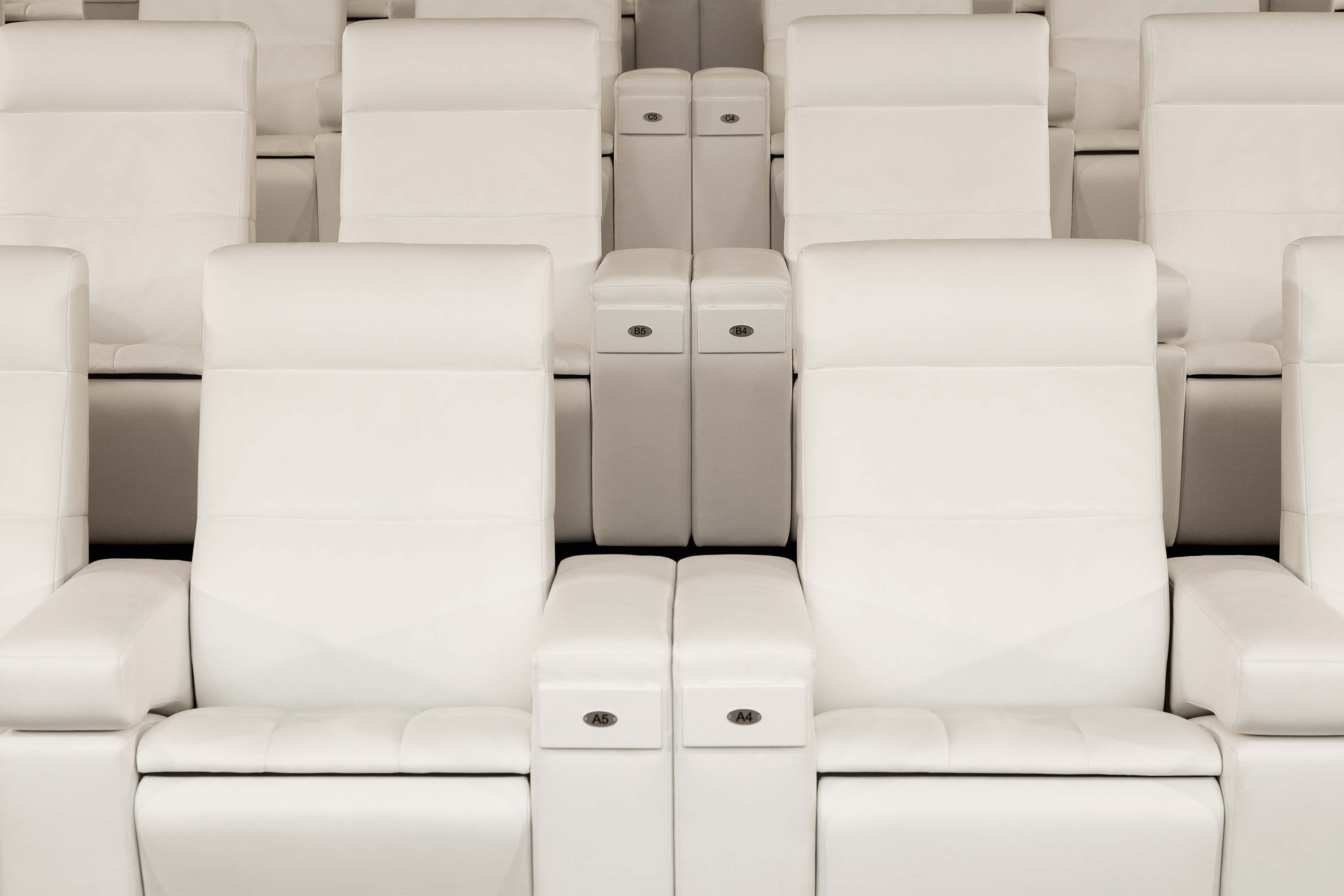 Poltrona Odeon - Luxurious reclining cinema seat - Poltrona Frau R. & D.