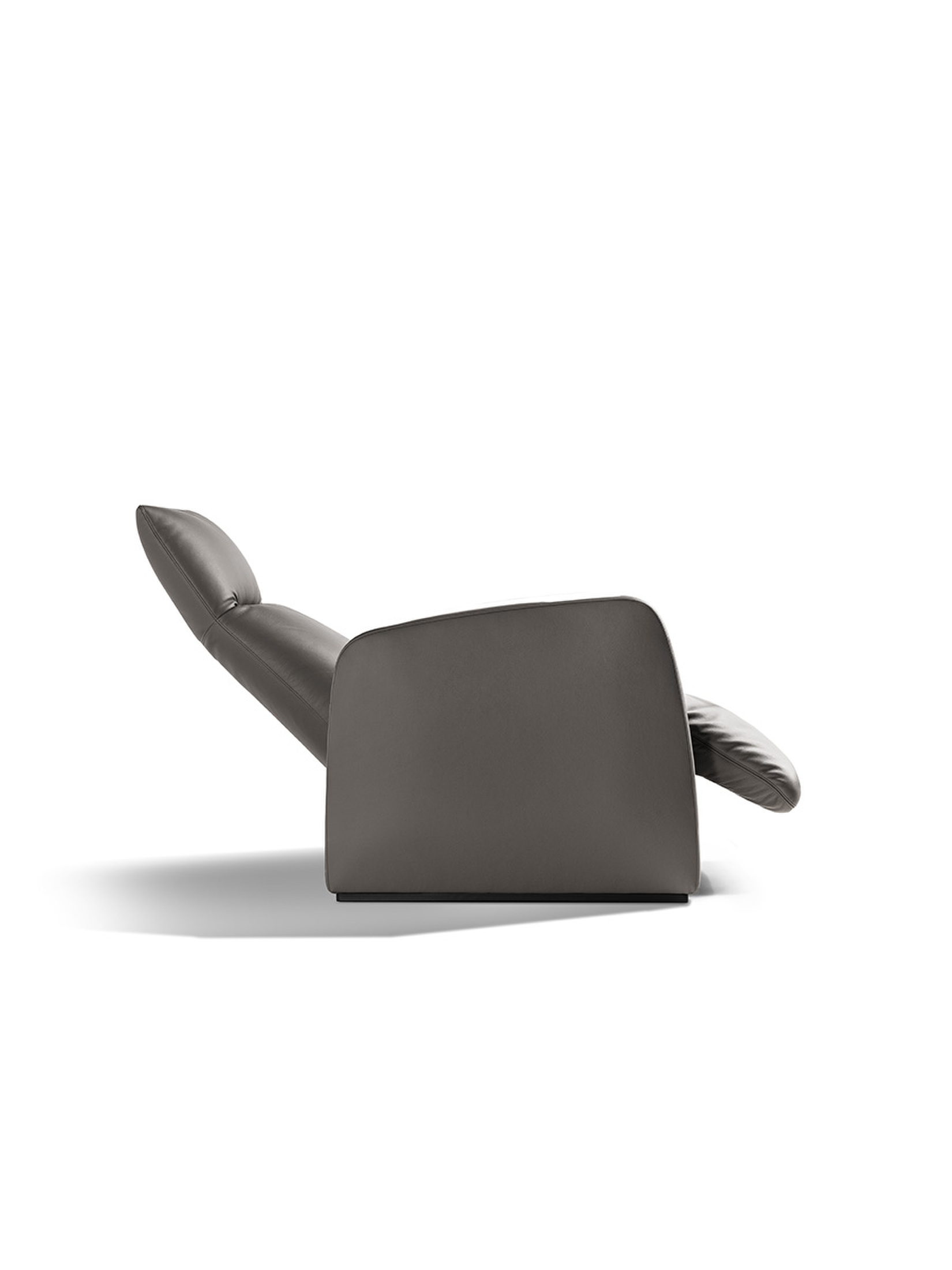 Pillow Cinema by Poltrona Frau R&D | Home Cinema Armchair