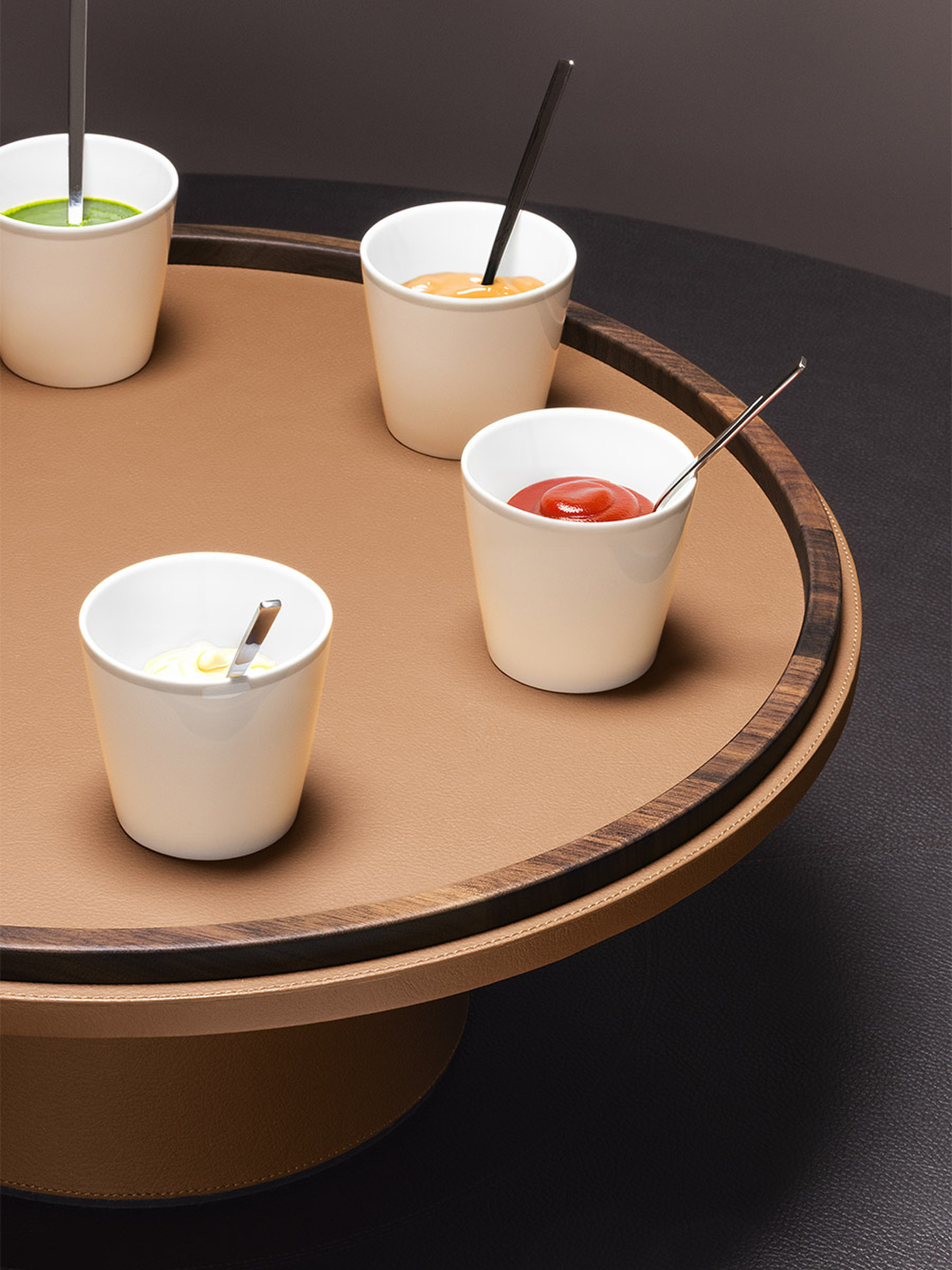 Rotating Raised Tray by Giobagnara x Poltrona Frau