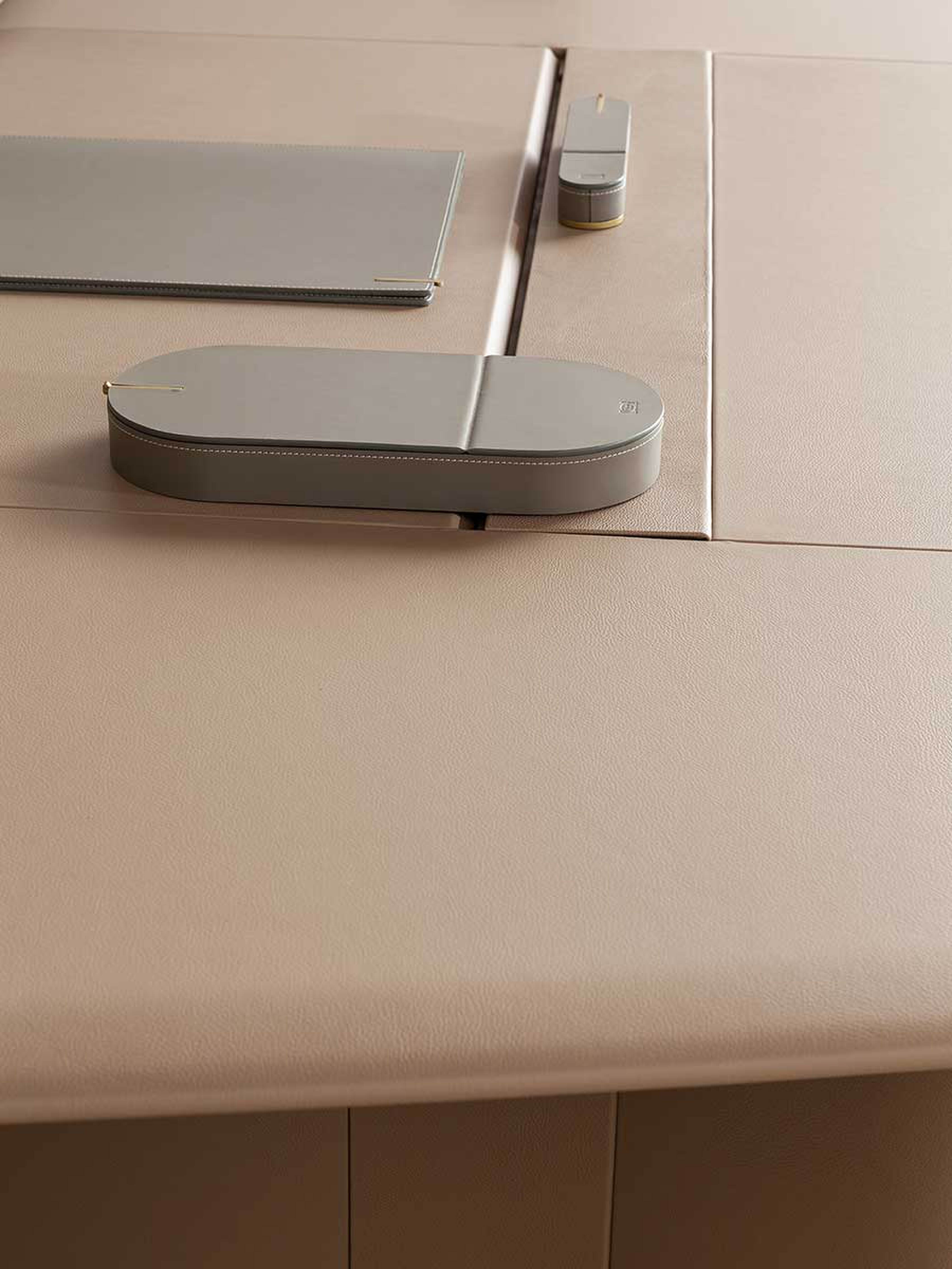 Trust | Iconic Desk - Lievore - Altherr - Park