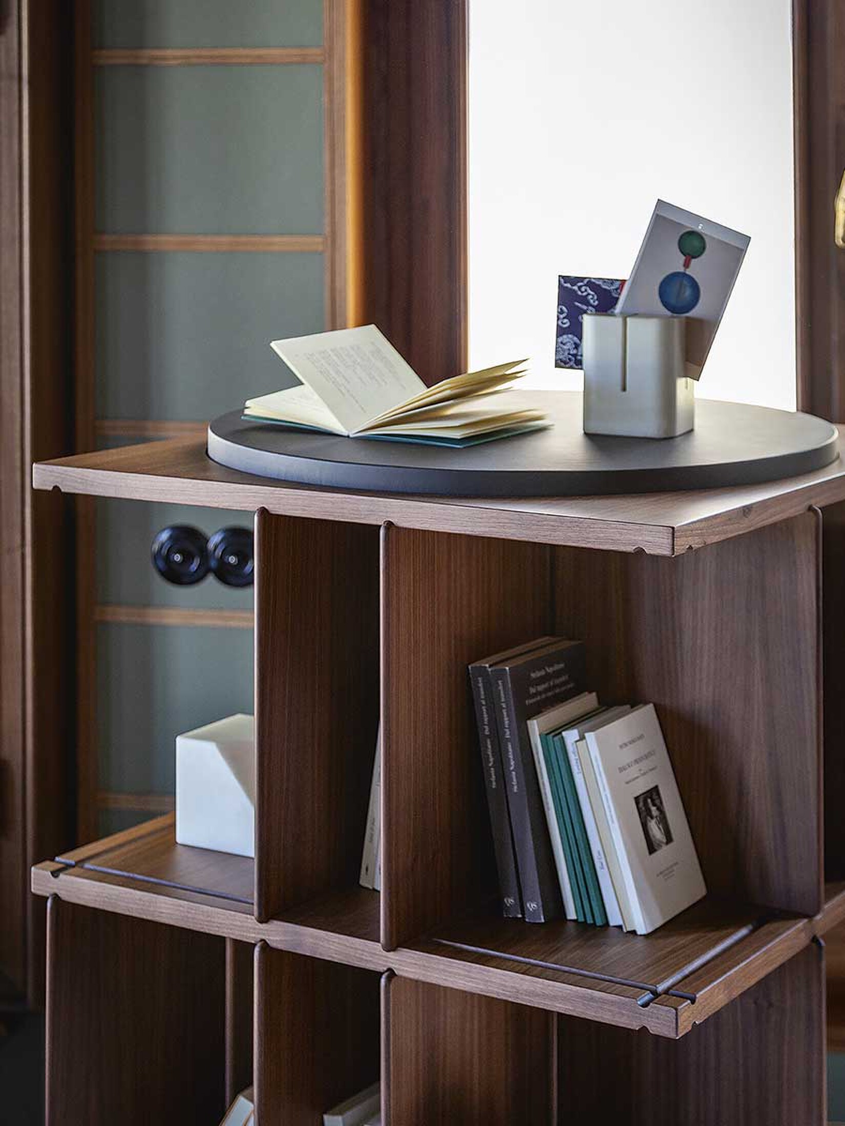 Turner | Bookcase - Gianfranco Frattini
